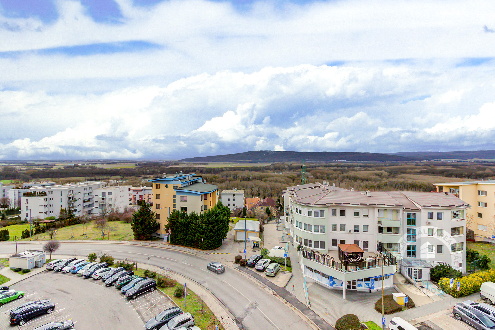 1i SLNEČNÝ, BALKÓN, GARÁŽ, KRÁSNY VÝHĽAD, Dlhé Diely | Axis real ...